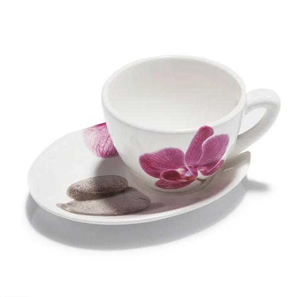 ceramiche VIVAはイタリアのブランド。高級感溢れるセラミック素材を使用し、神秘的な印象を受ける花と石をデザインしたカップ＆ソーサーです。いつものコーヒーブレイクやティータイムをより優雅な雰囲気に演出してくれます。ご家庭ではもちろ...