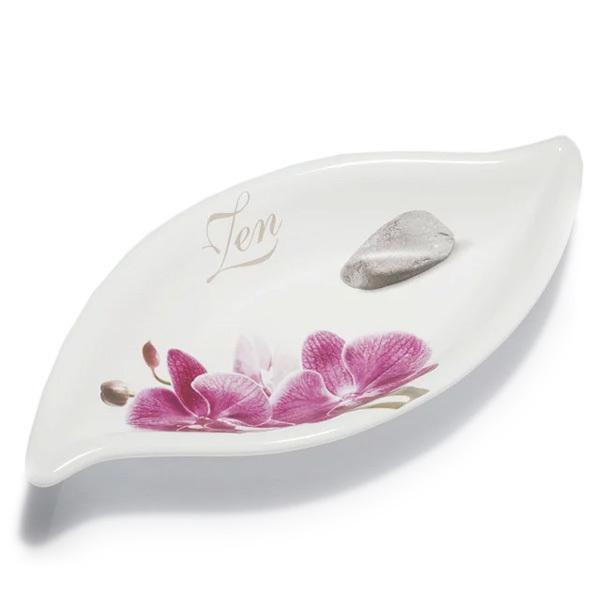 ceramiche VIVAはイタリアのブランド。高級感あるセラミック素材を使用し、神秘的な印象を受ける花と石をデザインしたリーフトレイです。お菓子を置いたり、アクセサリーや香りのアイテム、キャンドルやお香などをオシャレに飾ったり整頓するこ...