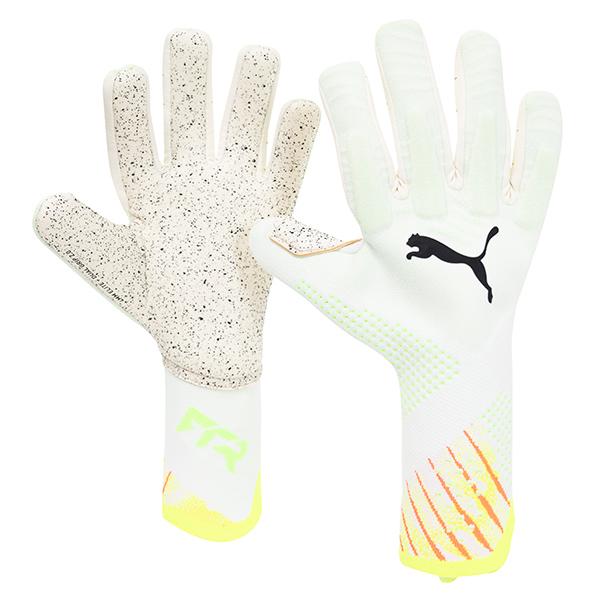 プーマの究極のゴールキーパーグローブで、あなたの可能性を解き放とう。4mmのELITE+DUAL GRIPラテックス、ニットバックハンド、そしてタイトなフィット感とコントロールのためのネガティブカットが特徴です。優れたグリップ力、柔軟性、反...