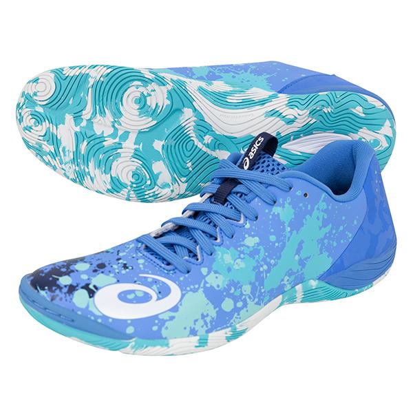 やわらかさを重視するフットサルプレーヤーへ。インドア用フットサルシューズ。アッパーにはやわらかいマイクロファイバー人工皮革を採用することで、耐久性とフィット性を両立。Uスロートを外側に向けることにより、インサイドのタッチポイントを増やすとと...