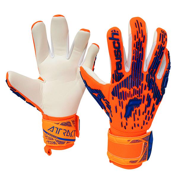 Freegerを使用したパンチングゾーンと衝撃吸収力の高いラテックスのシルバーシリーズの2024年新色です。軽量で通気性の良いモデルです。【仕様】パーム：ロイシュグリップシルバーカット：エボリューションネガティブカットカフ：エラスティックカ...