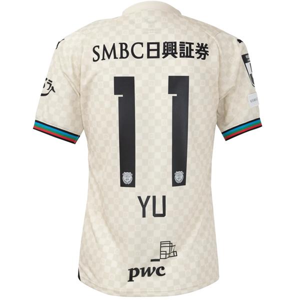 2024年Jリーグ 川崎フロンターレ『#11 小林悠』のオフィシャルマーク付き半袖アウェイゲームシャツです。【注意事項】※こちらの商品ページの在庫は圧着済みとなります。尚、実店舗及び複数サイトで同時販売しております為、売り切れの際はご容赦く...