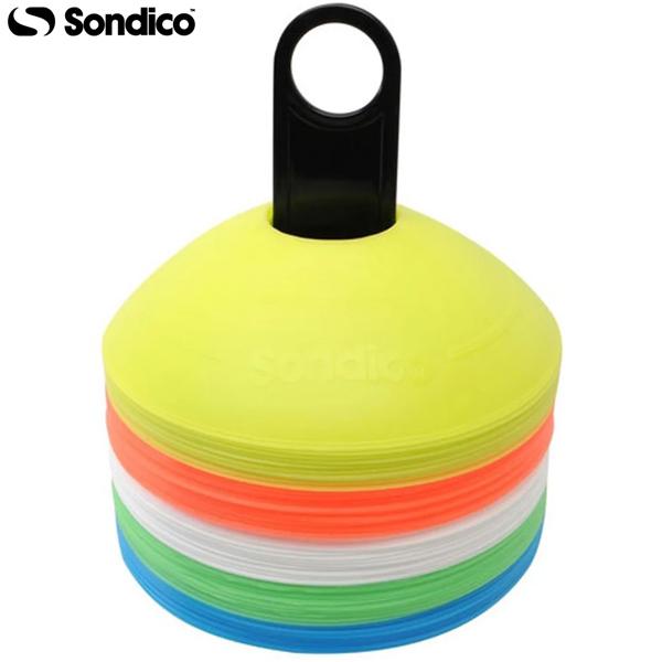 イギリスの伝統あるサッカー専門ブランド・ソンディコのトレーニングコーン50個(5色×10枚)セット。視認性の高い配色を採用。持ち運びに便利なキャリーハンドル付き。※こちらの商品はメーカーお取り寄せとなります。発送までに通常3-7日ほどお時間...