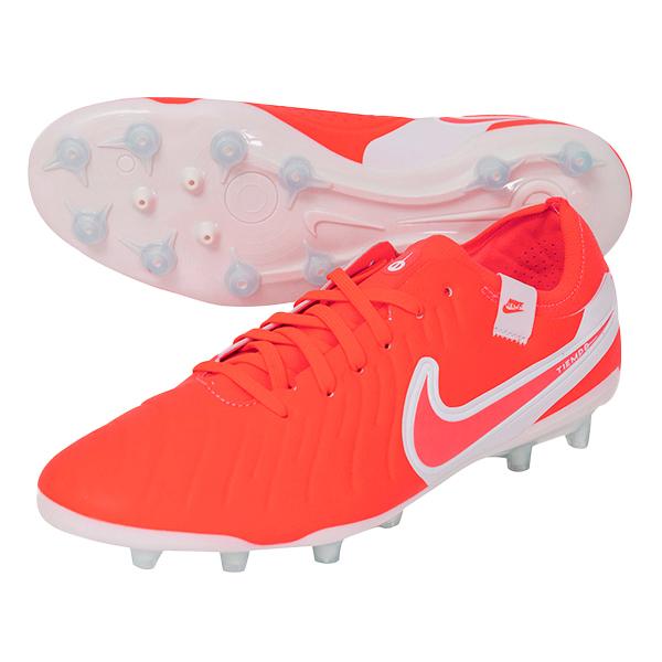 NIKE『MAD ENERGY PACK』レジェンドも進化します。全力でゲームに打ち込むプレーヤーのために作られた、プロ スパイクの最新モデルは、新しいエンジニアードレザーのFlyTouch Proを使用。天然皮革よりも柔らかく、足にぴった...