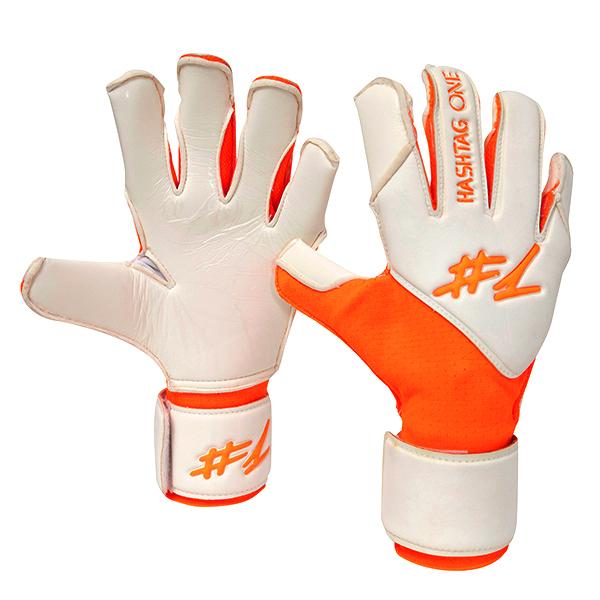 ハッシュタグワン『FUERZA』シリーズのキーパーグローブ。【仕様】カット：ハイブリッドロールフィンガーパーム：4mmコンタクトグリップ【カラー】ホワイト×オレンジ【機能】グローブの内側への特殊ゲル「90 Fit」を搭載。グローブ内の中ズレ...