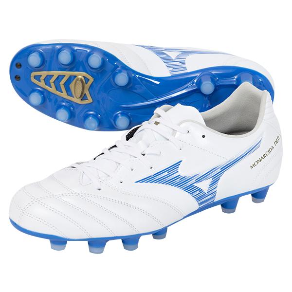 ワイドフィッティングで、フィット感と耐久性を求める選手へ。前足部にはカンガルーレザーを、中足部にはソフト人工皮革を採用し、素足感覚と耐久性を追求。MORELIA NEOシリーズのソールを参考に設計された、耐久性のあるフラットソールを採用。M...