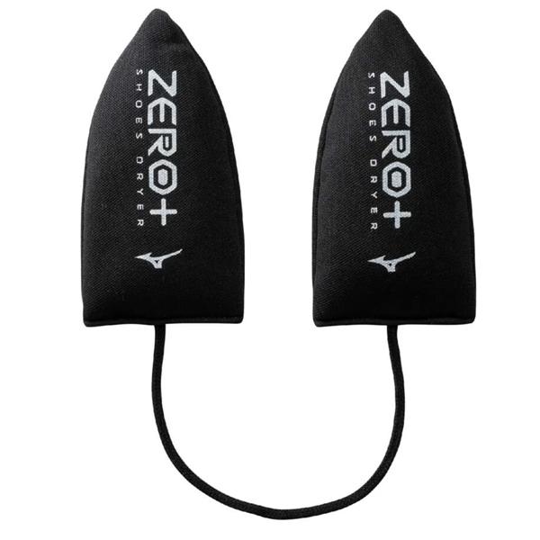 ZERO＋シリーズより、シューズドライヤーが登場！制菌・消臭・吸湿！シューズに入れるだけの簡単シューズドライヤー。【素材】バイオガードCG-x（制菌・消臭・吸湿）メッシュ使用【カラー】09：ブラック【発売時期】2024年秋冬