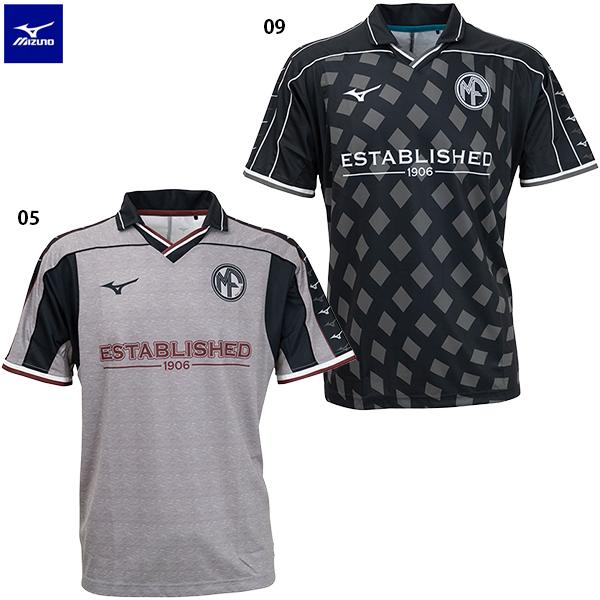 MZFB：フットボールをライフスタイルに取り入れるカジュアルシリーズ既視感のあるアーカイブデザインをフックアップし、架空のチームのユニフォームにMZFBのエッセンスを加えた、クラシックとフロンティアが同居するデザイン。左裾にはシリーズのアイ...