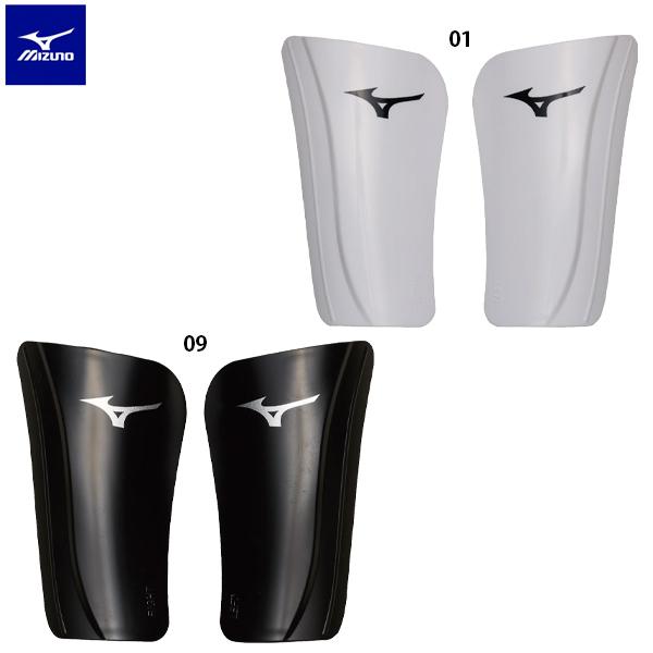 左右別型のシンガード。【素材】合成樹脂【カラー】01：ホワイト09：ブラック【サイズ】14.5cm【発売時期】2024年春夏