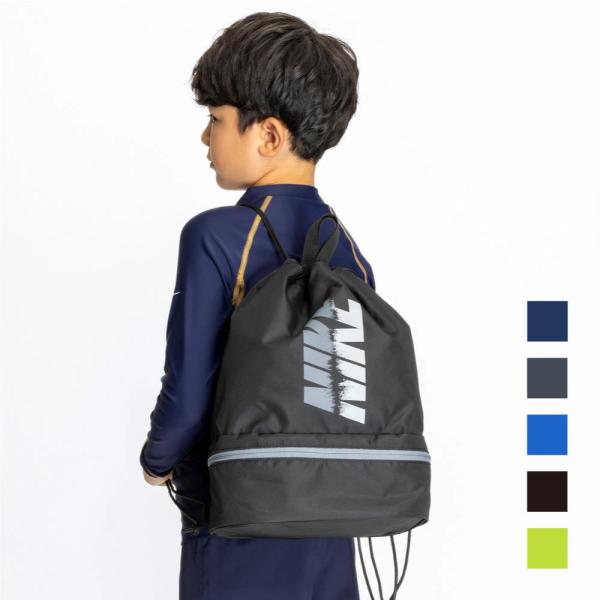 【特徴】ナップザックタイプの定番プールバッグ。上下で独立しており、使用後の水着と着替えなどを分けて収納できる。内側に名前が記入できるネームタグあり。スイミングなどの習い事や部活はもちろん、幅広い日常シーンでお使いいただけます。【品質】ポリエ...