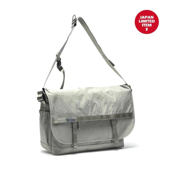 荷物を運ぶための機能と背負いやすさ、そしてどこでも使えるカジュアルさを追求し完成したCOURIER FLAP MSNGR 20L。荷物を守る大きなフラップと内部に備えた大小様々なモジュールポケットが、CHROMEらしい収納力を発揮します。さ...