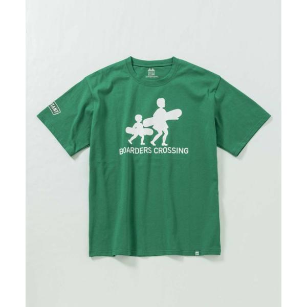 フロントにシルエットがプリントされたTシャツです♪素材：綿100%サイズS:身幅55cm 着丈66.5cm 肩幅48.2cm 袖丈19.5cmM:身幅57cm 着丈68.5cm 肩幅49.6cm 袖丈20.5cmL:身幅59cm 着丈70....