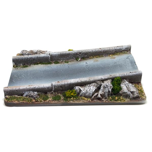 □1/43モデルカーは撮影サンプルで付属しません。    □サイズ：高さ2cm×横20cm×奥行14cm    □素材：セラミック陶器・プラスチック・その他【リアルプロダクト】ハンドメイドで職人が仕上げた至高のジオラマです。モデルカーコレク...