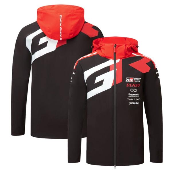 素材：ポリエステル製造国：中国2025年WRC TGRチームのドライバー、スタッフが着用するウェアのレプリカモデルです。 悪天候に対応できる高い防水性能を備え、止水ファスナーやフード部分のドローコードにより、雨風をしっかり防ぐ設計。天候を気...