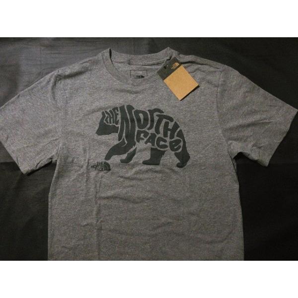 ノースフェイスのアメリカ限定モデルのTシャツです。REGULAR FIT　アメリカ限定モデルのTシャツです。■状態：新品 素材：綿60％ ポリエステル40％  表記サイズ：S（日本メンズM位） 肩幅：身幅：着丈＝約45：50：68ｃｍ表記サ...