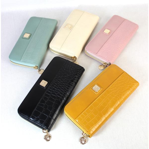 配送料無料　日本全国レターパックにてお届けします金運上昇 神宮館のラウンドファスナー長財布です。高級感のあるワニ型押/無地のコンビネーションの合成皮革、外側ファスナーに長寿の象徴とされる蓑亀をモチーフにした引手を、裏地には黄金色の神宮館の紋...