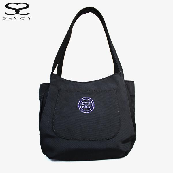 送料無料　沖縄県、離島は税込500円別途配送料がかかります。ナイロン系素材のバッグシンプルで毎日の普段使いにピッタリ！ゆったりと肩にかけられるお出かけに便利なデザイン☆■カラー／ブラック■素材／ナイロン■開口タイプ／ファスナー式■ポケット／...