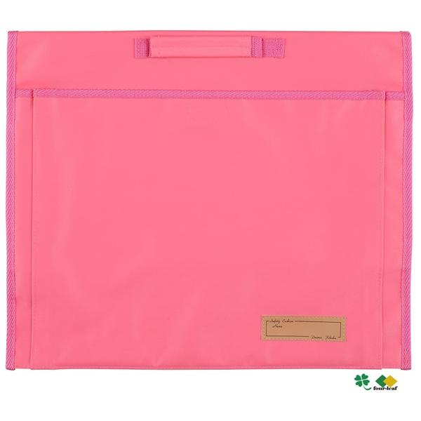 １１時までのご注文で当日出荷手配させていただきます。（当店休日・銀行振込支払いを除く）最短お届日はカレンダーと連動いたしております。翌日お届け出来ない時もございます。【注意】折り畳んでコンパクトに収納できるアルミ加工防災頭巾専用カバーとなり...