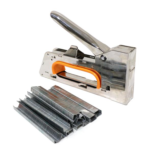 【商品詳細】・カラー：シルバー◆セット内容：強力ハンドタッカー×１針220本付【商品説明】手軽にオートバイのシート張替えが出来る商品です。木材・断熱材・防音シート・壁・ベニヤなどにかさばるコードを壁に打ったり、ポスターなどを壁に貼ったりなど...