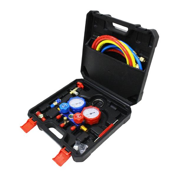 【商品詳細】・仕様：対応冷媒：R22・R134a・R404A・R410Aケースサイズ：約35cmx8cmx29cm重量：約2.55kg【商品説明】エアコンガスチャージ マニホールドゲージです。圧力をメーターに表示し、コンプレッサーの動作や圧...