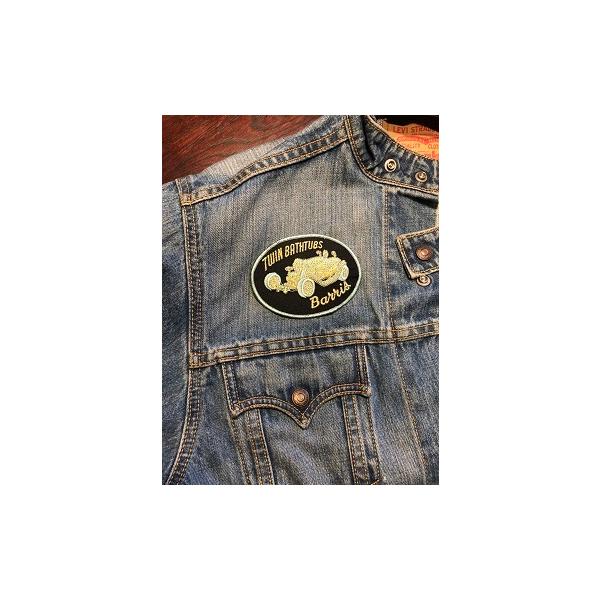 【サイズ】約10cmX7.5cmカスタムカーの第一人者アメリカのBARRIS TWIN BATHTUBS   バスタブが二つある車？　わけわからん　なんの経緯でこうなったのか3枚目の写真が実際の車です【つけ方】・アイロンワッペンです。熱粘着...