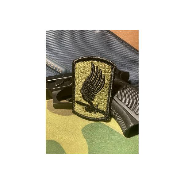 高：7.5cm 幅：4.8cm (おおよそのサイズです)ベルクロ仕様　野戦用U.S.Army　アメリカ陸軍 第173空挺旅団アメリカ太平洋軍の即応部隊　今は独立した旅団で活動第2次大戦、ベトナム戦、イラクそしてアフガンに降下作戦に参加ベトナ...