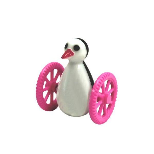 車輪が付いたペンギン型の起き上がりこぼしです。 メーカー/みずよし貿易 サイズ/幅約4.5cm×奥約3.5cm×高さ約5cm 鳥種/小型鳥-中型鳥 入り数/1個 カラー/ このメーカーの商品は入荷ごとにパーツカラーが異なる場合がございます。...