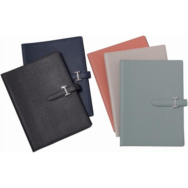 外側、内側とも本革にリニューアルしました。販売以来多くの方にご愛用いただいているカラーノブレッサ・バインダーシリーズ。外側と内側ともに本革に変更、またベルトや内側ポケットのデザインもリニューアルしました。定番のブラック、ネイビーに、コーラル...