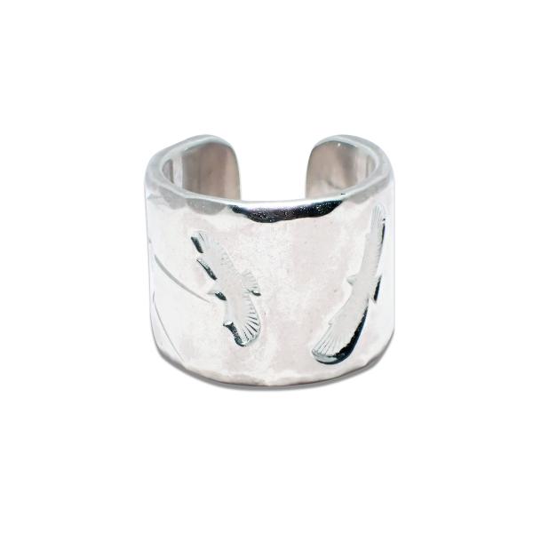 ■■■商品仕様詳細■■■□材質□・スターリングシルバー□サイズ□・縦幅11mm・横幅14mm・内径12mm□付属品□・巾着袋・ギャランティ―カード■■在庫状況■■※在庫アリ※イヤリング/ピアス、イヤーカフは1個単位での販売になり、ペア(2個...