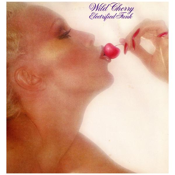 製造国 : JAPAN　　リリース年 : 1977　　レーベル : EPIC　　品番 : 25AP 444　　　　帯無し、ライナーノート付き。US Org。"Play That Funky Music"で一躍大スターとなった彼等の2nd A...