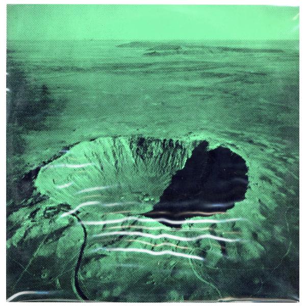 製造国 : US　　リリース年 : 1994　　レーベル : Fido Speaks Music / Love Kit Records　　品番 : LUV 002　　　　透明のプラスティックバッグ（取り出し口にしわ折れ多数あ有）。Beast...