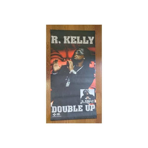 製造国 : US　　リリース年 : 2006　　レーベル : Jive　　　　　　非売品なので希少です!! 布製のヴィニールポスターです。表がR Kellyで、裏がT-Painのプリントです!! 国内入荷数もかなり少なく、出回りませんでした...