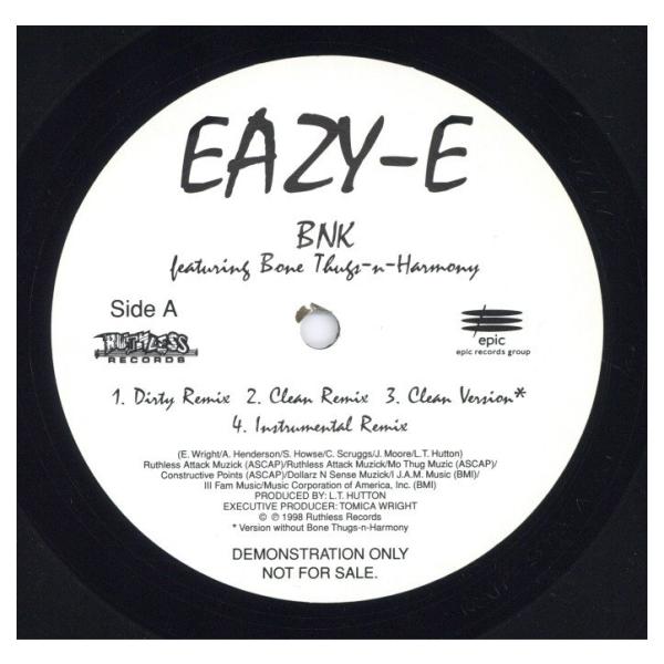 製造国 : US　　リリース年 : 1998　　レーベル : Ruthless Records / Epic　　　　　　手書きの書体の1stプロモ盤。'98の死後にリリースされた未発表曲。Trackは'98らしくサビをBone Thugs-...