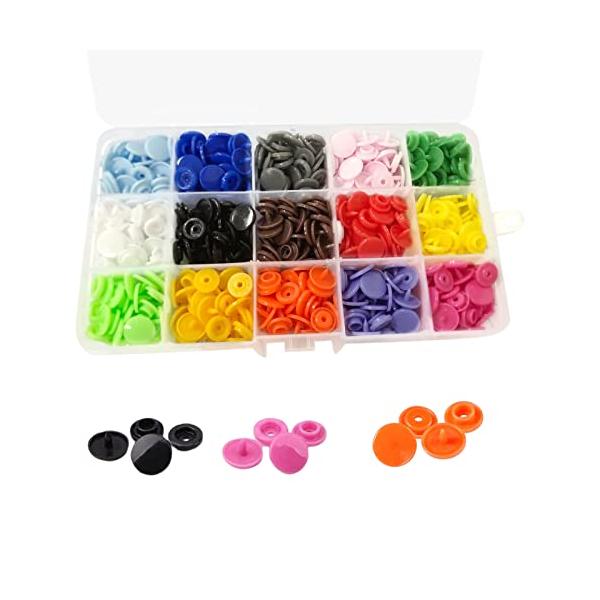 多色/-/-・セット内容15色×10組、150個セット。・上質な素材肌触りが良く、高品質なプラスチック製安心して使用いただけます。また、洗濯機や乾燥機にも対応しており、お手入れも簡単です。・収納便利仕切り付きで、種類、サイズ、色別に収納する...