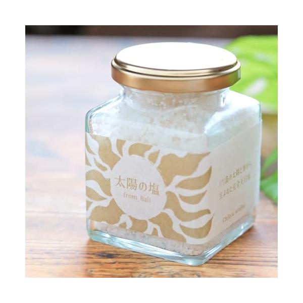-/100グラム (x 1)/-・パッケージ個数:1・バリ島で昔ながらの製法で手作りしている完全天日塩です。・原材料は海水。太陽の力だけで作られています。・粗塩ですが、ミネラル分が凝縮されているので、まず甘みを感じていただけます。・料理に使...