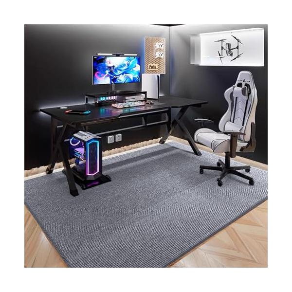 無地ライトグレー/130*160cm/HQH160・Color:ライトグレーSize:130*160cm・パッケージ個数:1・床保護&amp;騒音軽減フローリングの上で椅子を動かすと床がキズだらけに。表面がポリエステル100％で、裏面が熱可...