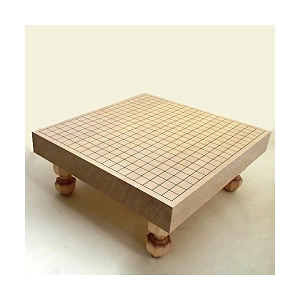 クラシック・色目の優しい新榧二寸足付接合碁盤です。・サイズは正規の約42cm×46cm、厚さは二寸(57mm)です。足の高さは12cm〜13cmです。・碁盤は黄色味をおびています。・洋材スプルースを使って作った碁盤ですが、原材料が大木である...