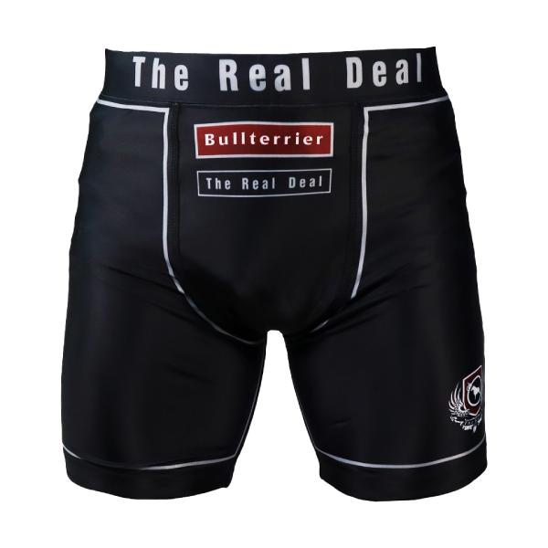 【発売日：2024年11月12日】BULL TERRIERのスパッツ「Traditional3.0」モデル。伸縮性のあるポリエステル素材仕様。ウェスト部には調節用の紐がついており、腿の部分にエラスチックバンドを使用し裾のずり上がりを防止。柄...