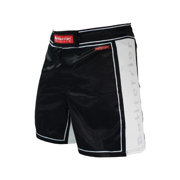 【発売日：2026年02月17日】ブルテリアのファイトショーツRank4.0モデル。両サイドにはスリットがはいり、サイドと股下には伸縮性のあるスパンデックス生地を採用し動きやすさを実現。スソがヒザに引っかかりにくいショート丈になりますので、...