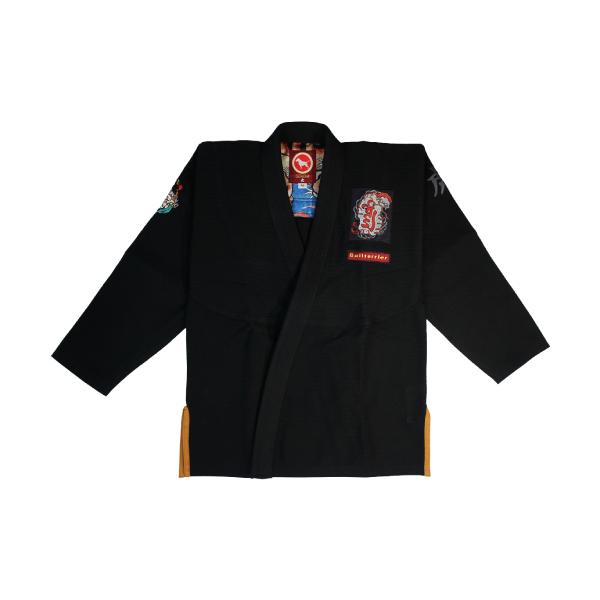 【発売日：2026年04月02日】戦いを司る神毘沙門天をテーマにした柔術衣「Torah」モデル。古より軍神としてしられ、戦国最強武将上杉謙信始め数々の戦国武将たちが信仰した、戦勝祈願、財宝福徳をつかさどる神『毘沙門天』をテーマに本職の彫り師...