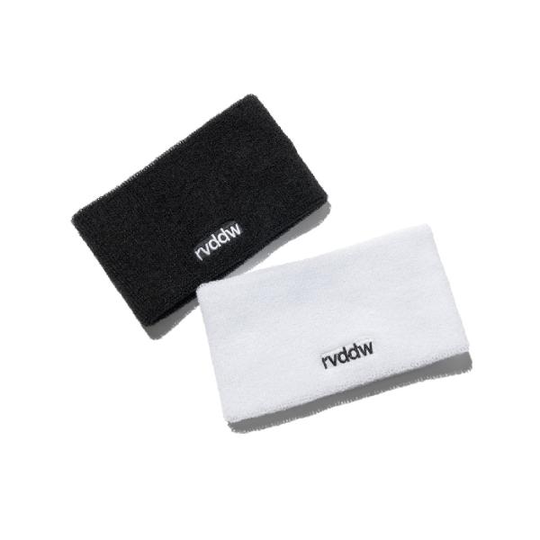 パイル地の吸汗速乾の利便性と定番のロゴマークは立ち技系格闘技やワークアウトシーンで活躍します。またデイリーユースではコーディネートのアクセントに。〇カラー・BLACK・WHITE〇サイズ・FREE（wide.19cm×high.10.5cm...