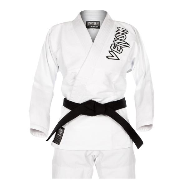 Venum Contender ブラジル柔術着の2ndバージョンで、以前のモデルよりも耐久性が高く、着心地が良いです！ジャケットは、真珠色の綿織物のみを使用して作ったため、耐久性と快適性を兼ね備えています。補強を施した縫い目！襟 は EVA...