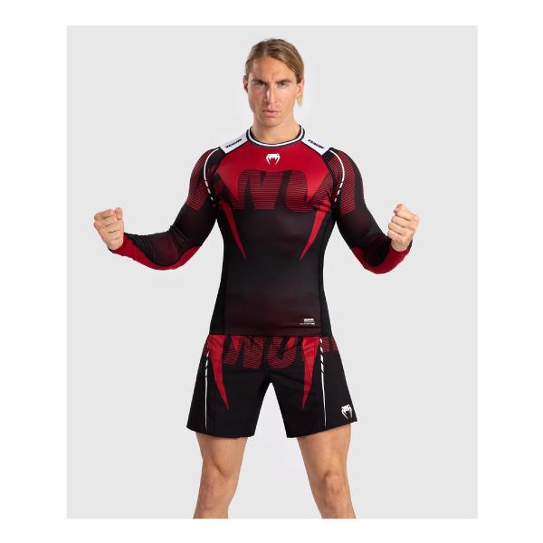 「Fight or flight」、ヴェナムのアドレナリン・コレクションは、努力と達人の真髄を体現している。Venum Adrenaline Men's Long Sleeve Rashguardは、グラップリング中の怪我から身を守り、自由...