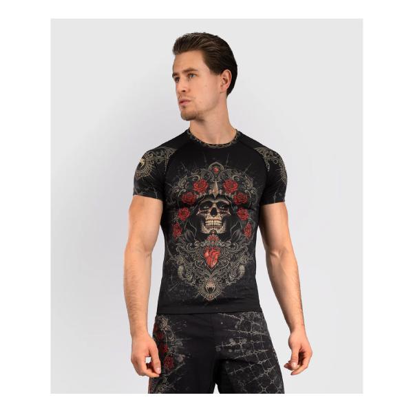 【発売日：2024年12月09日】Venum Santa Muerte 5.0メンズ長袖ラッシュガードは、グラップリング、ブラジリアン柔術、総合格闘技に最適です。発疹、火傷、擦り傷から保護しながら、試合中に完全に自由に動けるように設計されて...