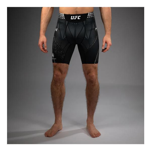 【発売日：2025年12月05日】UFC Zenith by Venumは、パフォーマンス革新の頂点を象徴します。次世代素材と最適化された機能性を備え、アスリートが限界を超え、潜在能力を引き出し、オクタゴン内外で最大のパフォーマンスを発揮で...