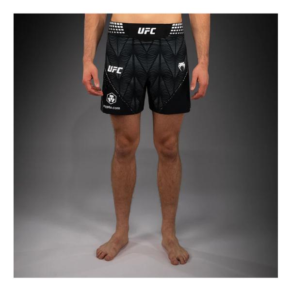 【発売日：2025年12月05日】UFC Zenith by Venumは、パフォーマンス革新の頂点を象徴します。最先端素材と機能性を追求し、アスリートが限界を超え、潜在能力を最大化。オクタゴン内外で最高のパフォーマンスを実現します。動きや...