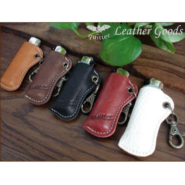 ★レザー ライターケース革本来の表面の模様を強調させた仕上がりのシュリンクレザーを使った丸いフォルムとquitterの押し印が◎なデザインです。ナスカン付だからベルトループやカバンにぶら下げることができて大変便利です。※ライターをお付けして...