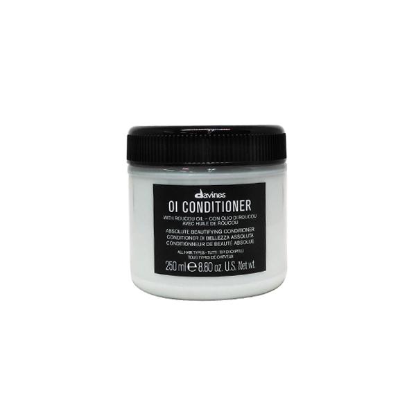 商品名：ダヴィネス オイ コンディショナー / davines OI CONDITIONER内容量：250ml商品説明：なめらかな指通りでツヤを与えるコンディショナー。髪に潤いを閉じ込め、傷んだ毛髪を補修し、乾燥から守ります。ほんのり甘くス...