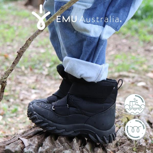 ▼EMU Australia（エミュー オーストラリア）Kit K13222お子様のアウトドアアドベンチャーをサポートする、防水仕様のキッズブーツ。悪天候にも強い耐久性の高いナイロン×ラバー仕上げのアッパーと、優れたグリップ力を発揮する厚み...