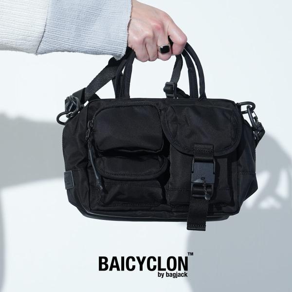 ▼BAICYCLON by bagjack / MULTI POCKETS 2WAY BAG BCL-130・フロントに配置された複数のポケットが特徴的な2WAYバッグ。軽量で耐久性に優れたナイロンツイル素材を使用し、デイリーに使いやすい仕...